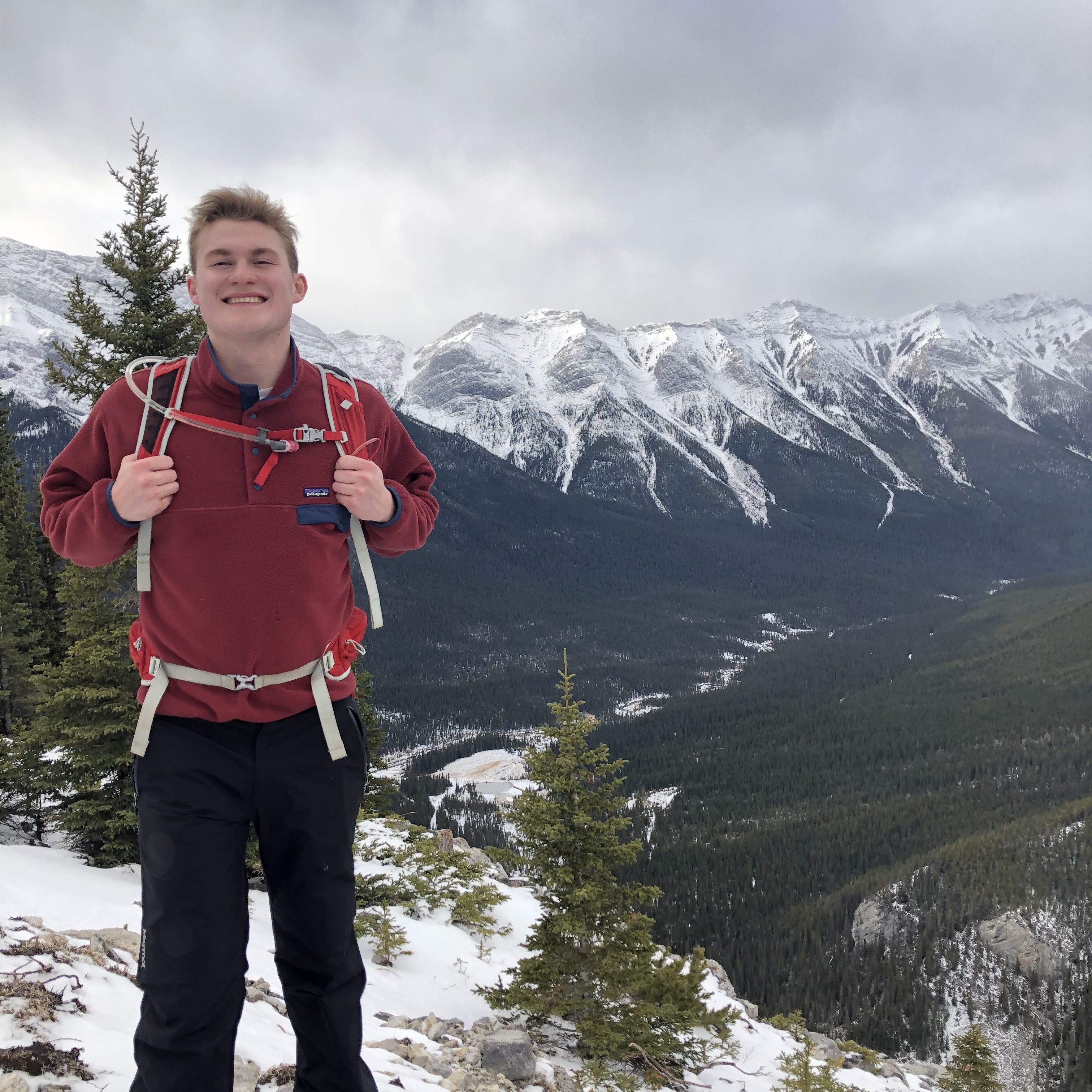 Jared-EEGL_Profile_Pic – Environmental Economic Geology Laboratory